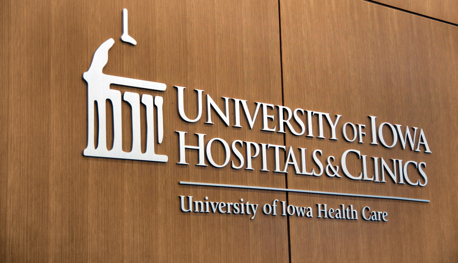 University of Iowa Health Care - asisignage